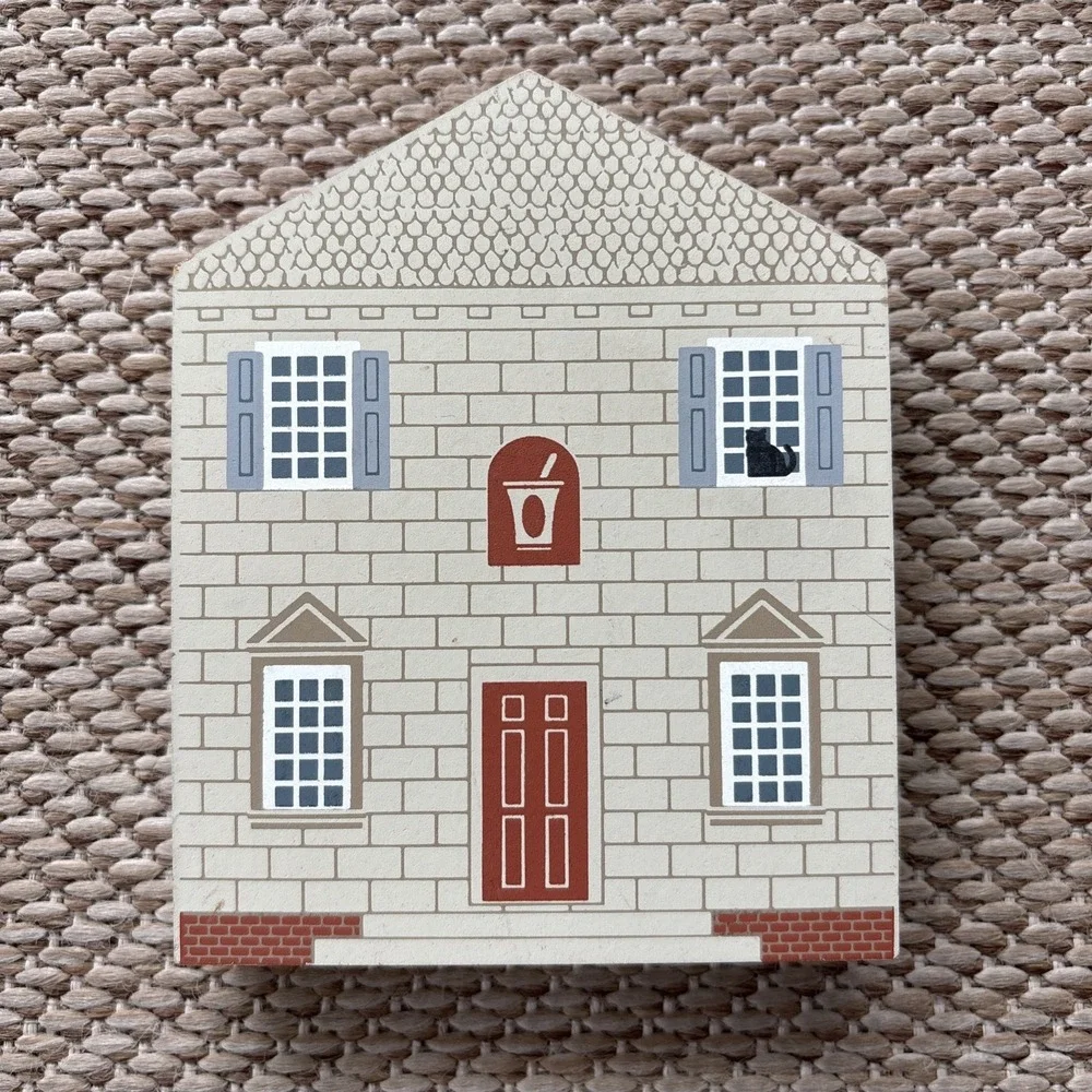 Cat's Meow Village | Accents | The Cats Meow Duke Of Gloucester Series ...